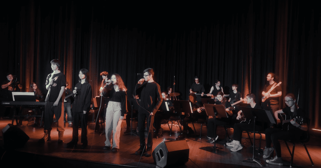 Tous ensemble en harmonie avec la musique - École du Bac